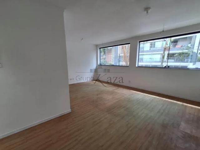 Casa de Vila Paraiso 3 Dormitórios 259m²
