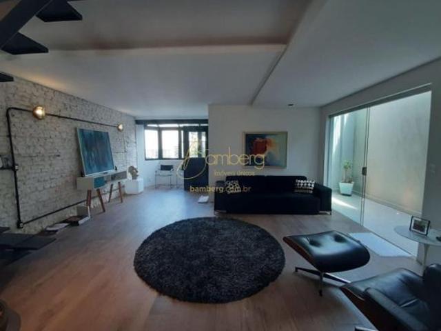 Casa de vila reformada na Chácara Santo Antônio!