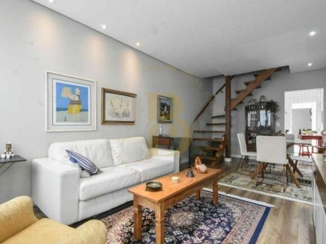 Casa de vila reformada no Campo Belo com 3 dormitórios 1 vaga de garagem