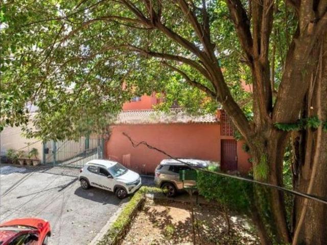Casa de vila REFORMADA a 300mts do metrô Oscar Freire