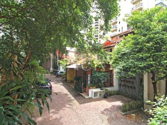 Casa de vila Reformada à venda no Jardim Paulista, 130 m², 3 quartos sendo 1 suíte, 1 vaga