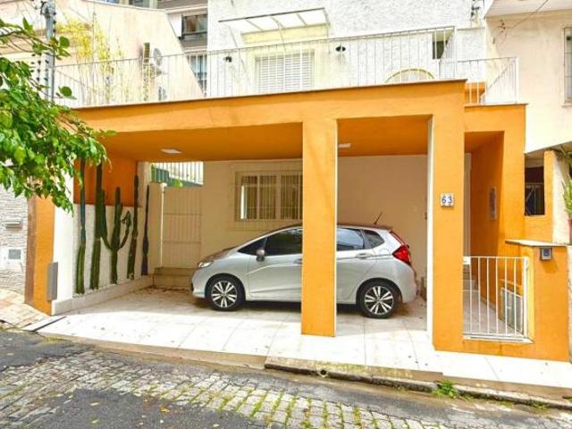 Casa de vila reformada em Pinheiros
