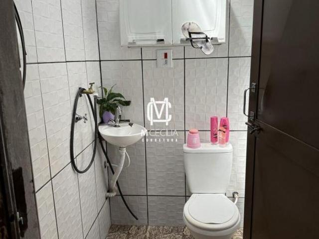 Casa de vila térrea para venda tem 265 metros quadrados com 4 quartos