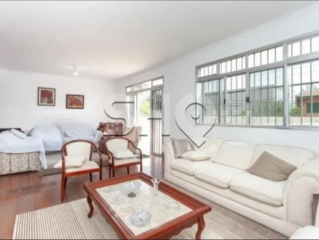 Casa de Vila à venda na Vila Madalena com 3 dormitórios e 3 vagas