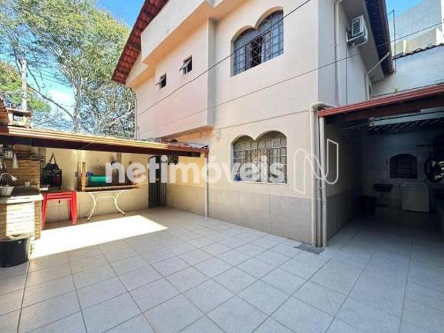 Casa de 04 quartos a venda no Itapoã