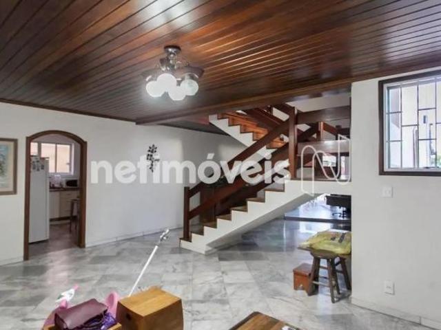 Casa de 06 quartos a venda no São José!