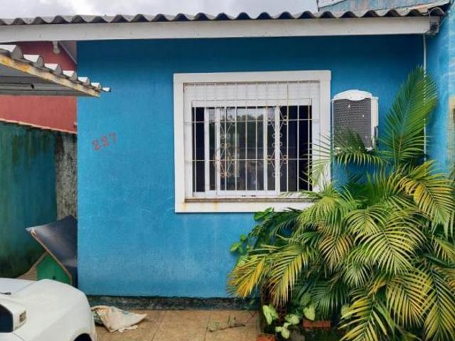 Casa de 02 dormitórios no bairro Olaria