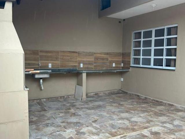 Casa de 02 dormitórios, com piscina, à venda em Bertioga SP