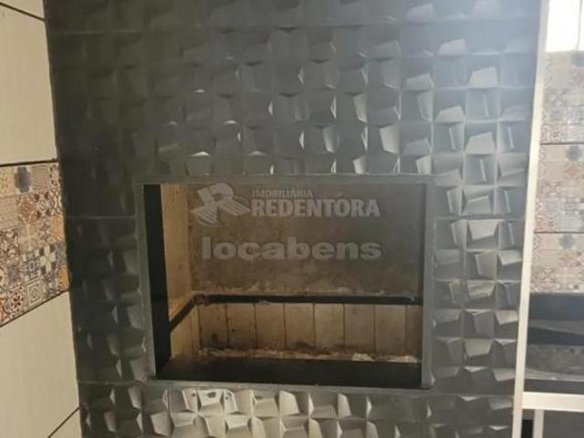 Casa de 02 dormitórios e 01 vaga de garagem no bairro Bosque da Felicidade