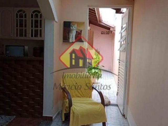 Casa de 02 dormitorios em Jacarei!