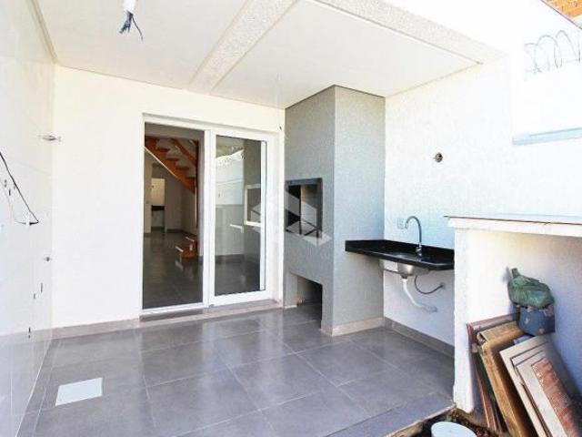 Casa de 02 quartos/ dormitórios, 02 suítes na Zona Sul de Porto Alegre