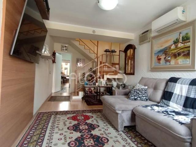 Casa de 02 quartos para venda em condomínio fechado !