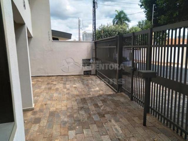 Casa de 03 dormitórios na Vila Nossa Senhora da Paz