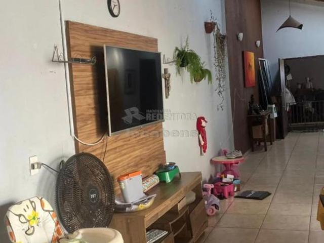 Casa de 03 dormitórios no bairro Fraternidade II