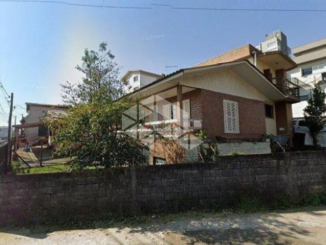 Casa de 03 Dormitórios no Bairro Nova Vicenza em Farroupilha
