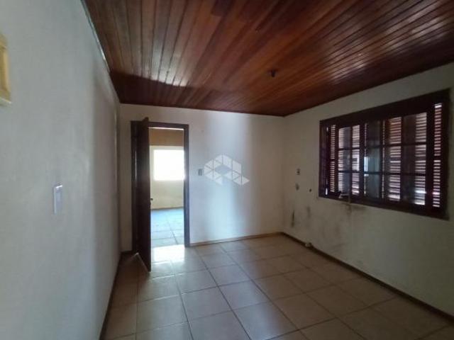 Casa de 03 dormitórios no Bairro São João!
