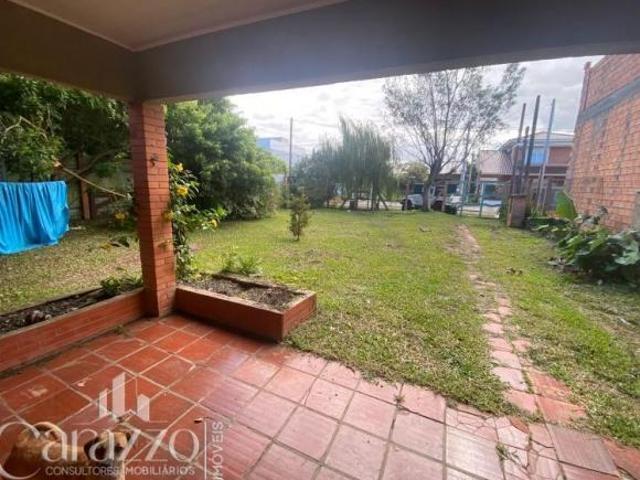 casa de 03 dormitórios no centro de tramandaí