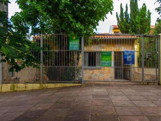 Casa de 03 dormitórios no Cristo Redentor