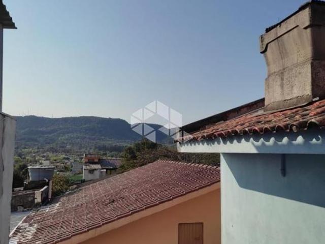 Casa de 03 dormitórios no Rosário