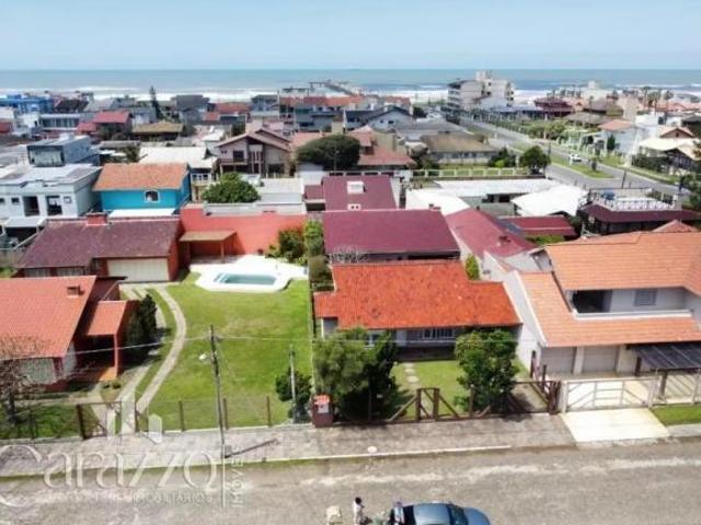 Casa de 03 dormitórios com anexo em Tramandaí