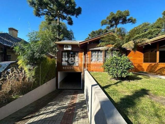 CASA DE 03 DORMITÓRIOS EM CANELA
