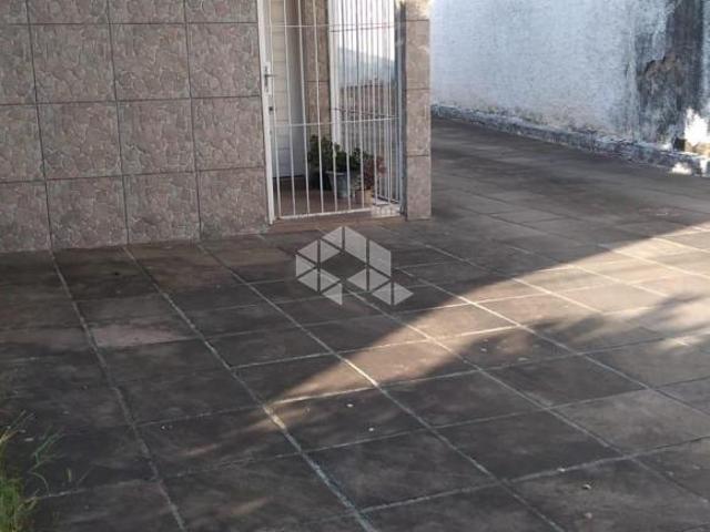 Casa de 03 dormitórios, suíte, piscina, com310m², no bairro Jardim Itú