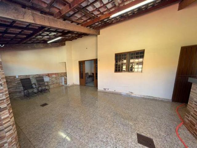 Casa de 03 Quartos
