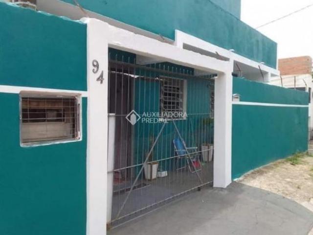 Casa de 03 quartos à venda no bairro Guajuviras em Canoas