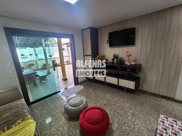 Casa de 03 quartos a VENDA no Bairro ELDORADO em Contagem!