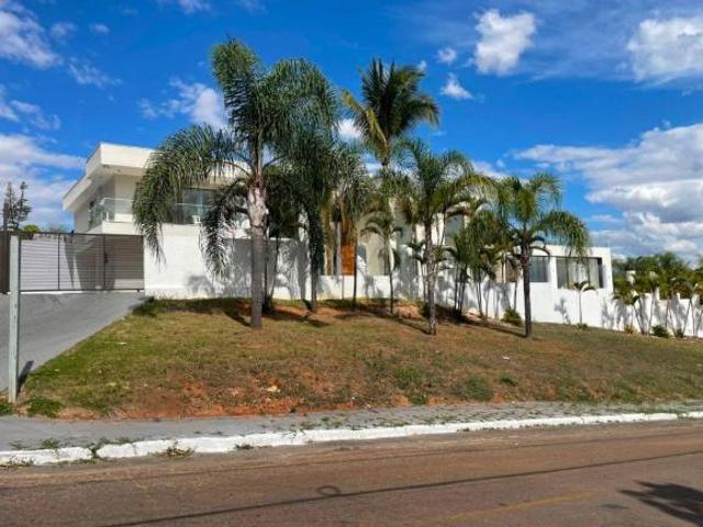 Casa de 1400 m² com 5 quartos à venda no Lago Sul