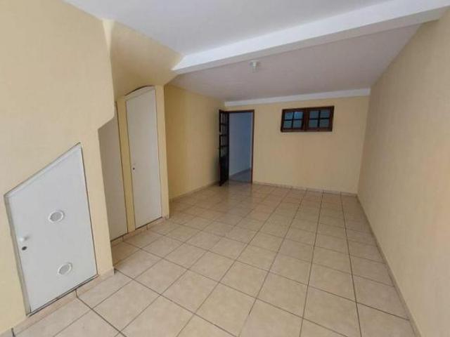 Casa de 140 m² com 2 quartos à venda em Vila Gomes