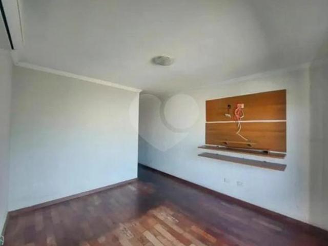 Casa de 140 m² com 3 quartos à venda na Vila Isolina Mazzei