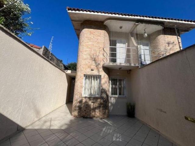 Casa de 140 m² com 3 quartos em venda em Vila Universitária