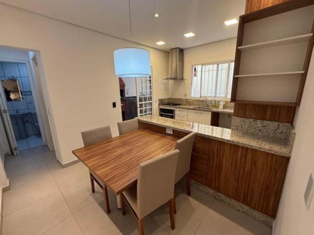 Casa de 150 m² com 2 quartos 2 vaga de carro e moto, ótima localização