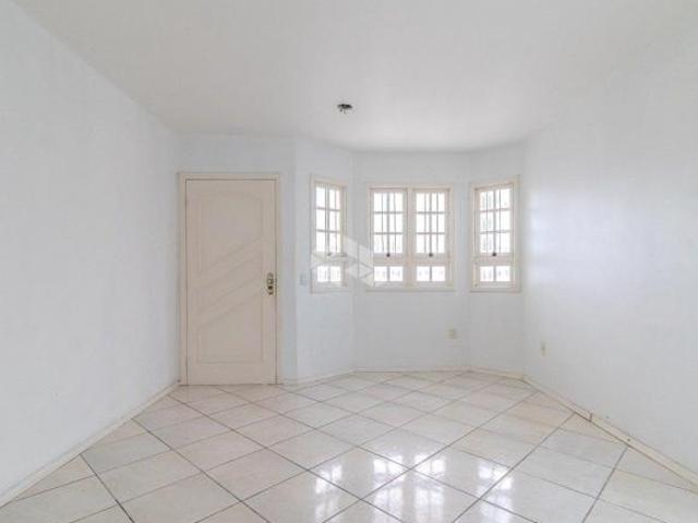 Casa de 150m² com 03 a venda no jardim itú