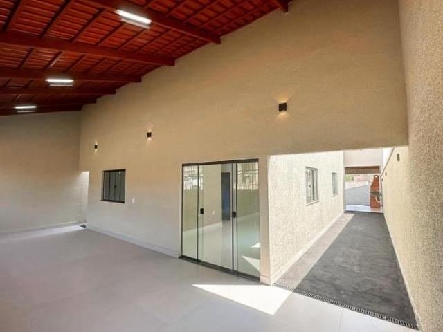 Casa de 155m² com 03 quartos á venda no Setor Dona Iris II Trindade GO