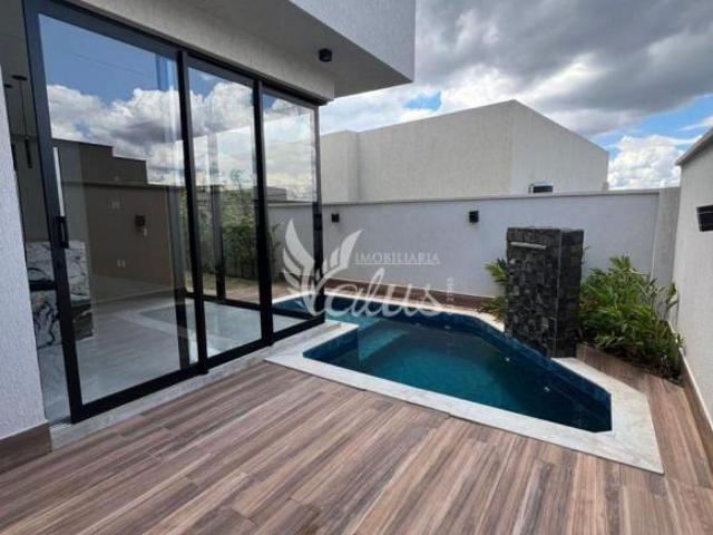 Casa de 163m², 3 suítes, piscina, armários e lazer no Cond. Parqville Pinheiros Ap. de Goiânia GO