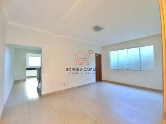 Casa de 160 m² na Professor Benevenuto Santa Amélia Belo Horizonte MG, aluguel por R$ 5.100/mês