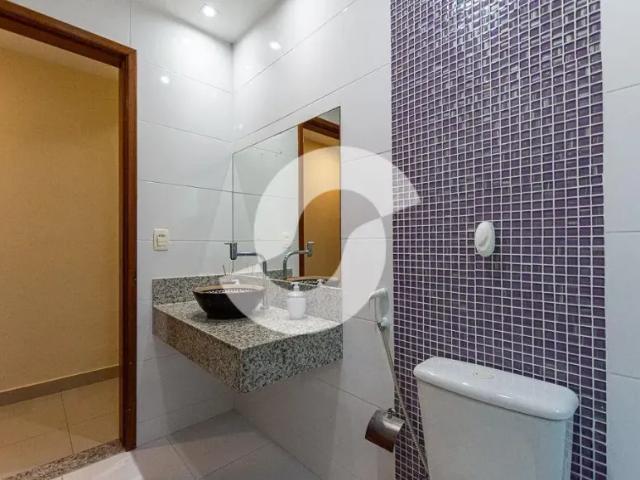 Casa de 164 m² na Demócrito da Cunha Silveira Piratininga Niterói RJ, à venda por R$ 750.000
