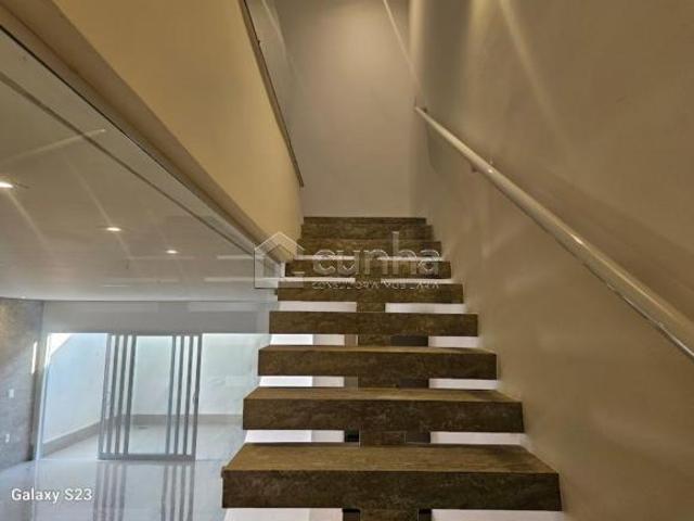 Casa de 173m² + 73m² de rooftop em Condominio a 150m da Lagoa do Taquaral!