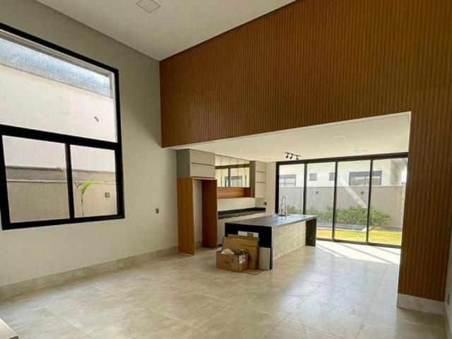 Casa de 178 m² com 03 suítes à venda no Jardins Porto Senador Canedo/GO