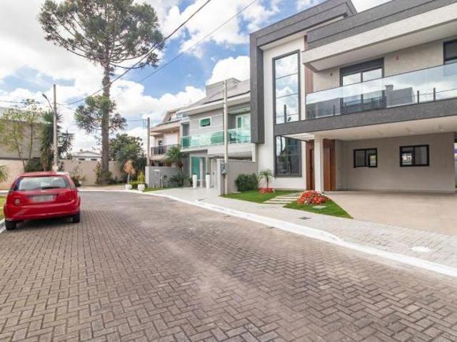 Casa de 180 m² com 4 quartos à venda em Uberaba