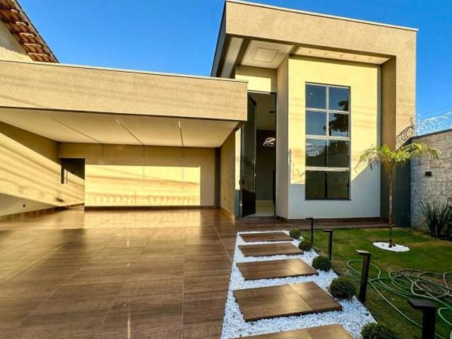 Casa de 180 m² com 03 suítes á venda no Jardim Balneário Meia Ponte Goiânia GO