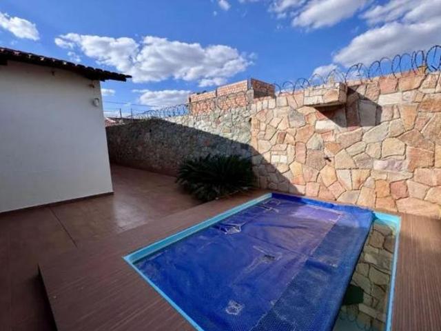 Casa de 189 m² com 3 quartos à venda em Vila Zeferina