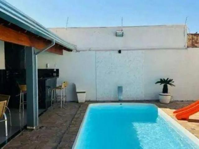 Casa de 192 m² com 3 quartos em venda em Vila Oliveira