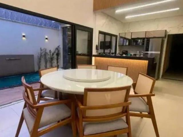 Casa de 195 m² com 3 quartos em venda em Chácara Seis de Outubro