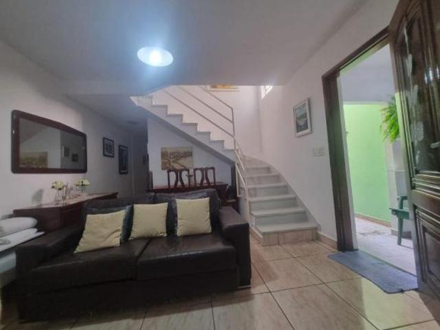 Casa de 100 m² com 3 quartos à venda em Jardim Arpoador