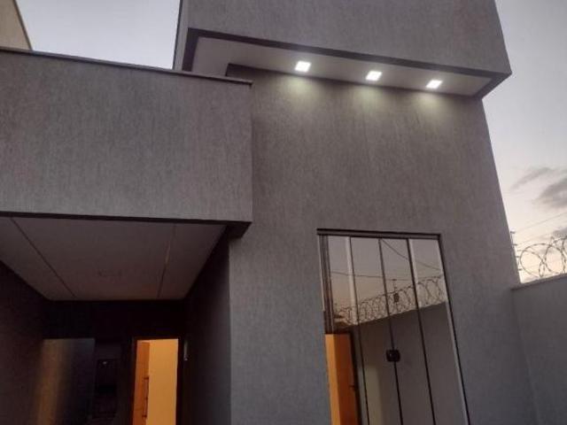 Casa de 106 m² com 03 quartos, sendo 01 suite, à venda, por R$ 630.000 no Mansões Paraíso Aparecid