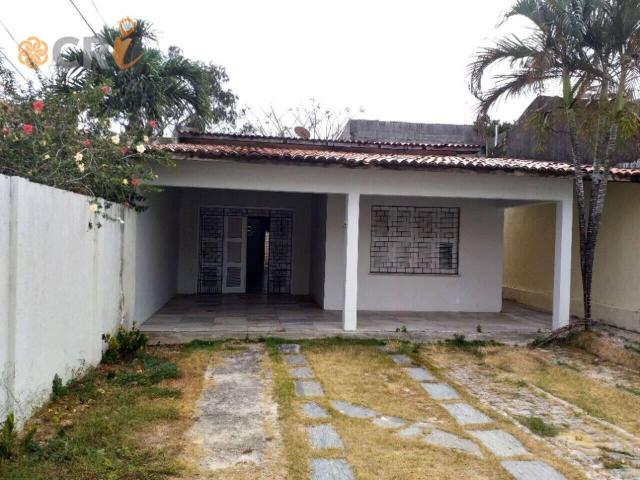 Casa de 120 m² na Mário Alencar Araripe Sapiranga Fortaleza CE, aluguel por R$ 2.300/mês