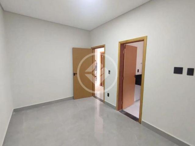 Casa de 135 m2, com 3 dormitórios sendo 1 suíte, no Condomínio Residencial Okinawa, em Hortolândia